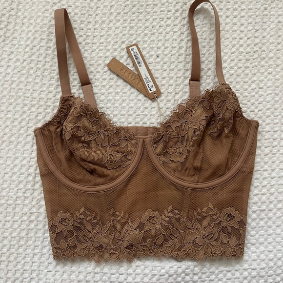 SKIMS | Tops | Brand New Skims Lace Corset | Poshmark